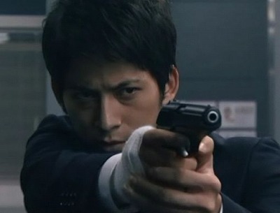 V6's Okada spends a day as a police instructor | tokyohive