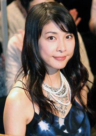 Kusanagi Tsuyoshi & Takeuchi Yuko appear at stage greeting for their ...