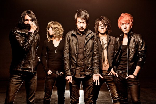 CROSSFAITH signs with a label in the United States and Europe | tokyohive