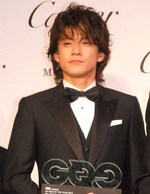 Oguri Shun awarded at press conference for 'GQ Men of the Year 2014 ...